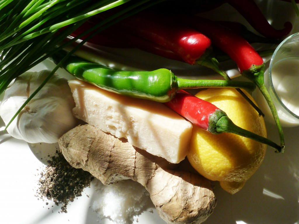 Peperoni-Dip - Rezept für eine scharfe Paste mit Peperonis, Ingwer ...